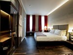 10 Keys Milano (Lombardy, Milan, Via Spartaco), otel  Milano'dan