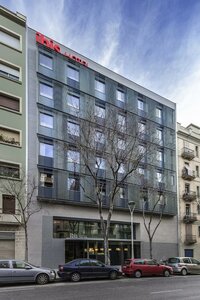 Ibis Barcelona Centro (Comunidad Autònoma de Cataluña, Barcelona, Carrer de Nàpols), otel  Barselona'dan