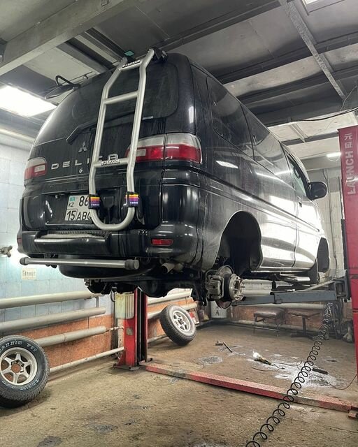 Otomobil yedek parçaları Jeep, Petropavl (Petropavlovsk), foto