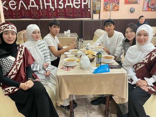 Kafe Ak Zhenge, Almatı, foto
