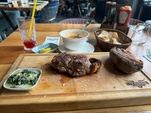 Lezzet (Saken Seifullin Avenue No:617, Almaty), restoran  Almatı'dan