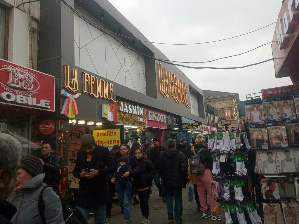 Giyim mağazası La Femme, Bakü, foto