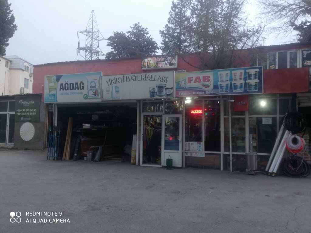Yapı mağazası Tikinti materriaları, Bakü, foto