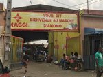 Anono Market (Abidjan, Cocody, Quartier Anono), giyim mağazası  Abican'dan