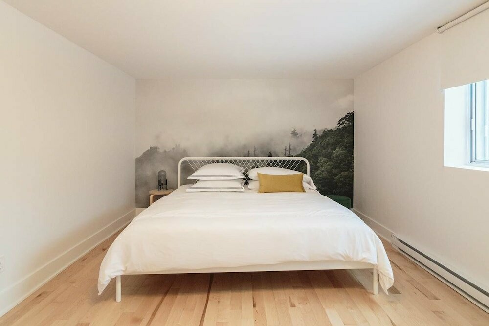 Otel 3 Br Luxury & Spacious Apartment in Little Italy, Montreal, foto