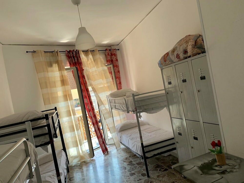 Otel Alexander Hostel, Napoli, foto