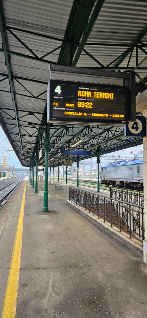 Tren istasyonu Livorno Centrale, Livorno, foto