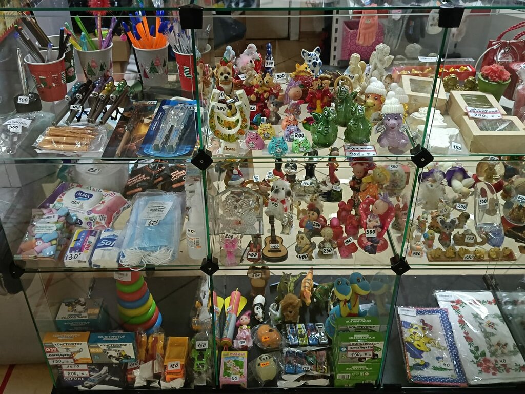 Hediyelik eşya mağazaları Souvenirs, Pskov, foto