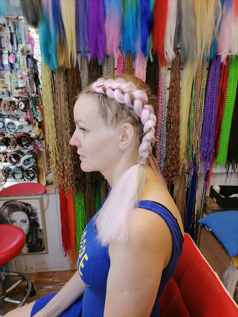 Peruk, kaynak, çıtçıtlı kaynak saç üreticileri Косички и тату, Soçi, foto