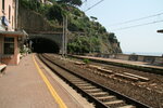 Riomaggiore (Liguria, provincia della Spezia, Riomaggiore), tren istasyonu  Ligurya'dan