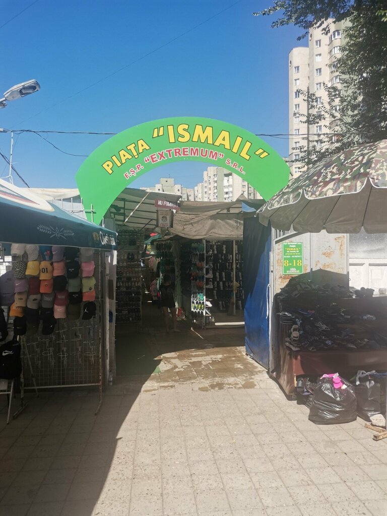 Giyim pazarı Piata Ismail, Kişinev, foto