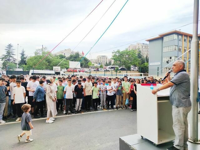 Ortaokul Beyhan Şenyuva İmam Hatip Ortaokulu, İstanbul, foto