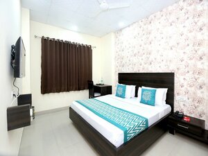 Oyo 11934 Hotel De Agya Paradise (Northern Railway, Ludhiana Railway Station), otel  Ludhiana'dan