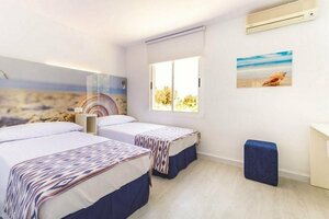 Jutlandia Family Resort (Avenida Golf 1,07180 Santa Ponsa,Mallorca,), otel  Calvià'dan