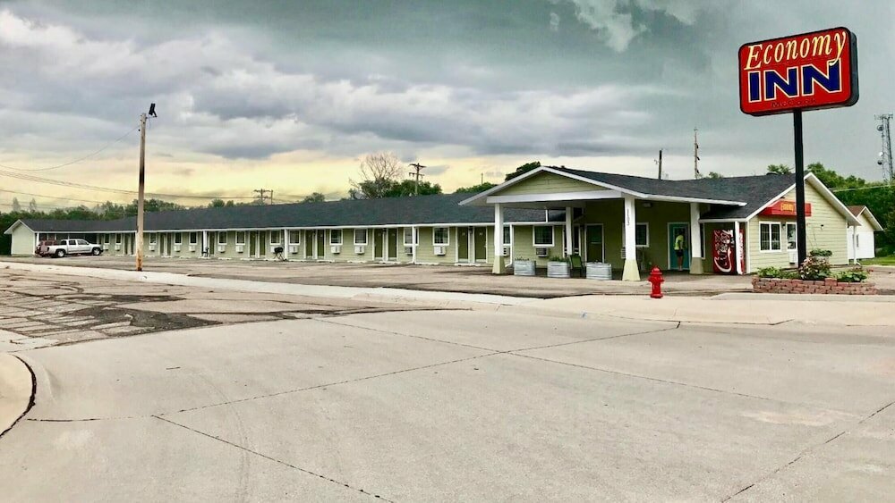 Otel Economy Inn, McCook, foto