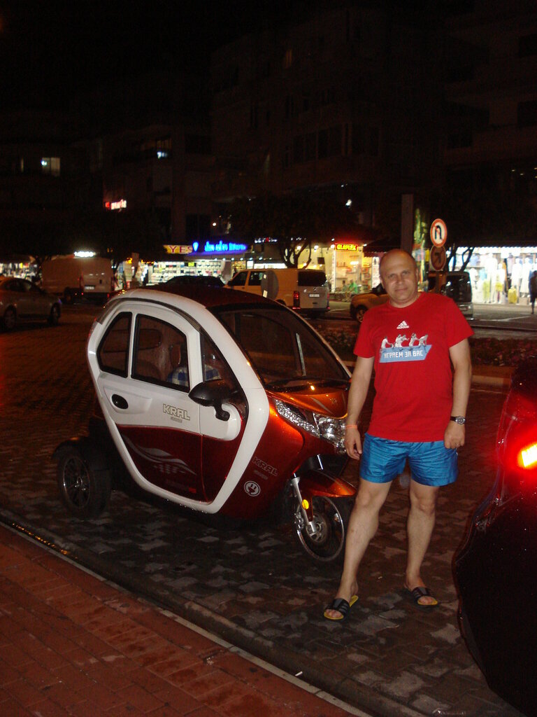 Toplu taşıma durağı Toplu taşıma durağı, Alanya, foto
