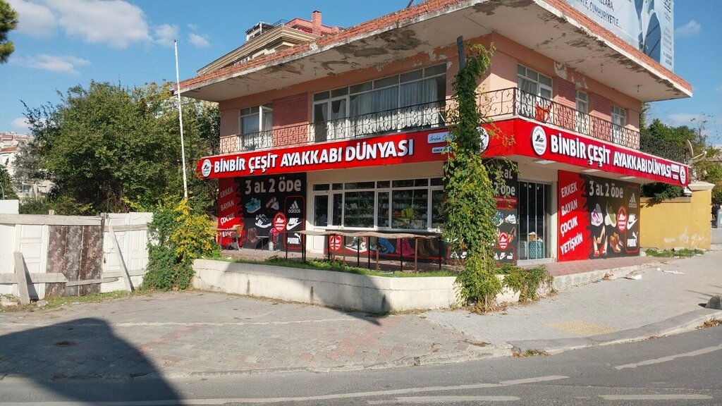 Ayakkabı mağazaları Binbir Çeşit Ayakkabı Dünyası, İstanbul, foto