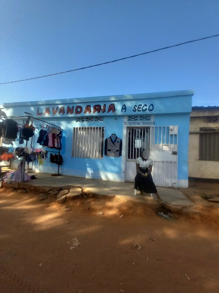 Çamaşırhaneler Lavandaria a Seco, Loanda, foto