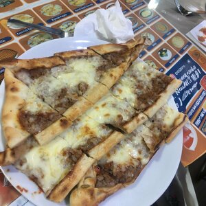 Övünç Pide & Pizza (Selimiye Mah., İnönü Cad., No:116, Ayvalık, Balıkesir), kafe  Ayvalık'tan