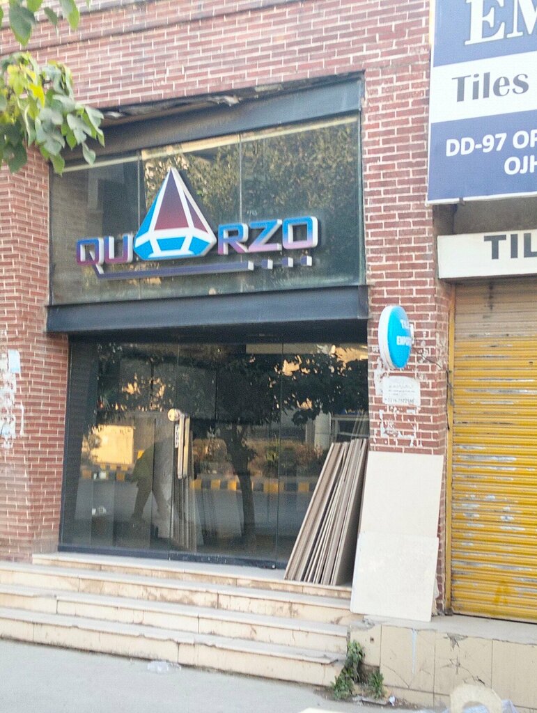 Otomobil servisi Quarzo, Rawalpindi, foto