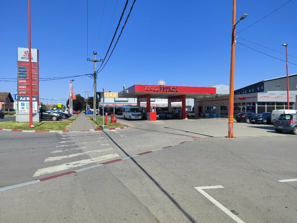 Benzin istasyonu Knez Petrol, Belgrad, foto