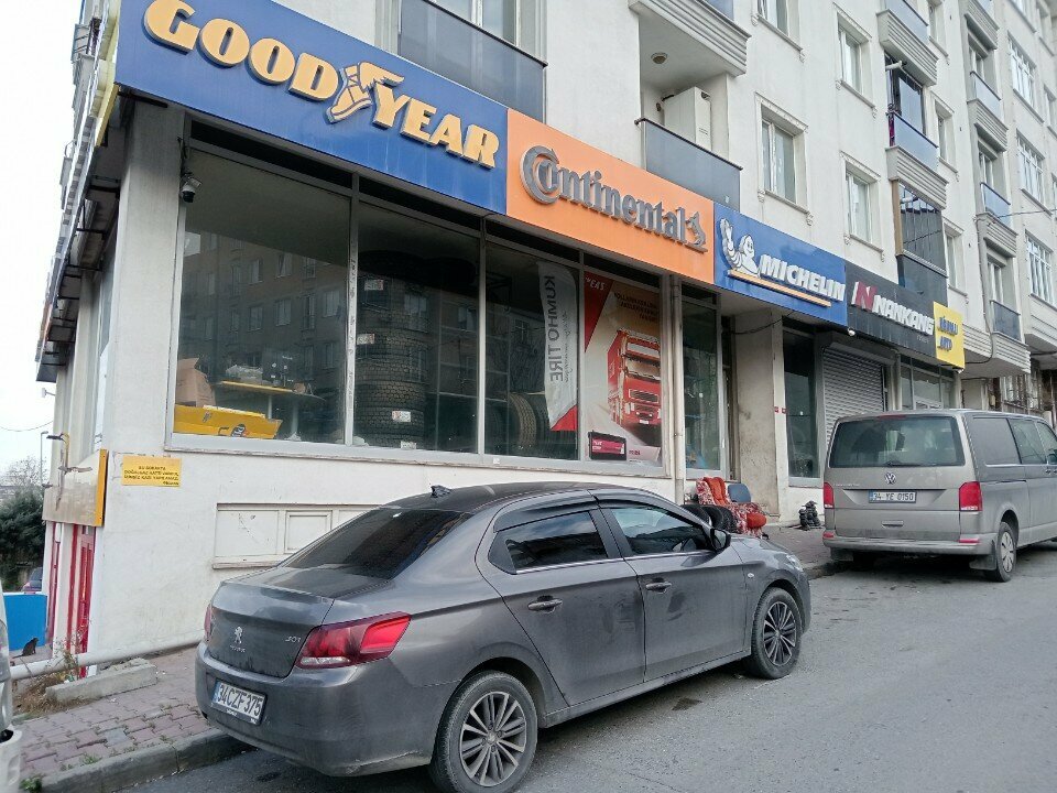 Jant ve lastikçiler Uğurlu Auto, İstanbul, foto
