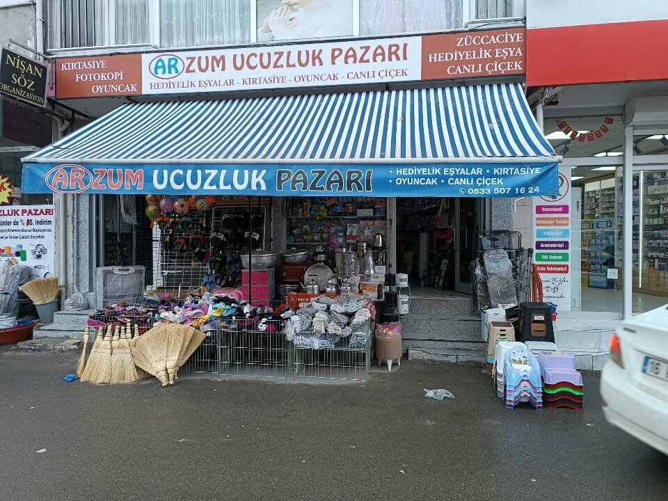 Hediyelik eşya mağazaları Arzum Ucuzluk Pazarı, Bursa, foto