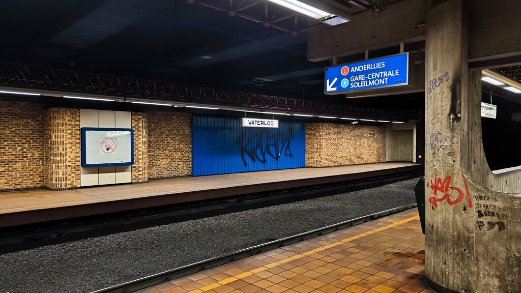 Hızlı ulaşım istasyonu Charleroi Waterloo, Charleroi, foto