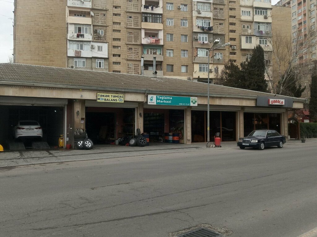 Express yağ değişim noktası Castel, Bakü, foto