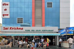 Hotel Shri Krishna (National Highway 160), otel