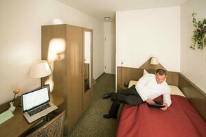 Das Fritz Hotel (Mecklenburg-Vorpommern, Mecklenburgische Seenplatte, Dorfstr), otel  Schwerin'den
