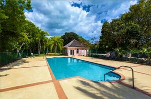 The Blue Inn Villa (Grand Bahama), otel  Freeport'tan