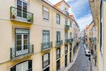 1br Apartment - Downtown Lisbon - Chiado (Rua da Condessa No:61), otel  Lizbon'dan