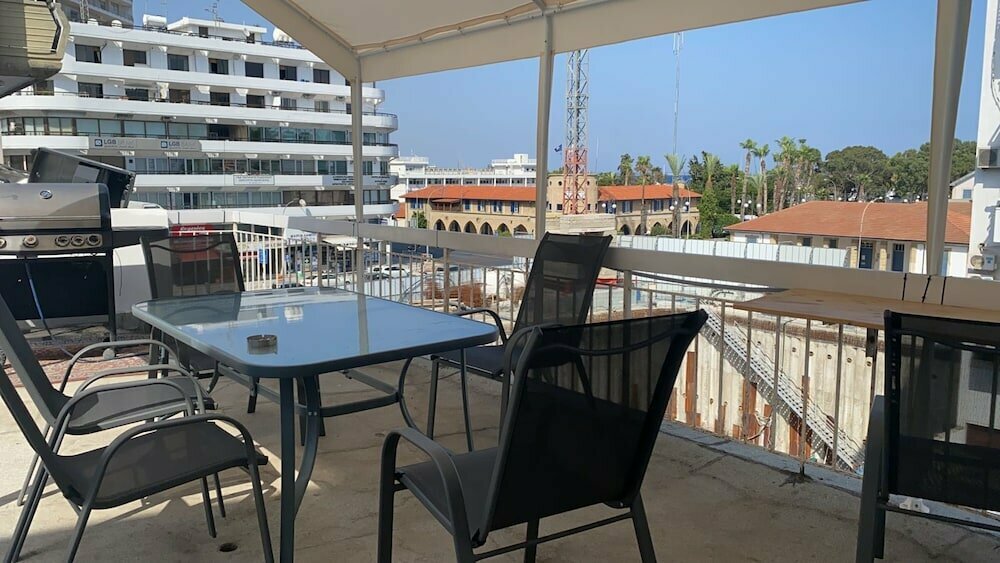 Otel Unique City Hostel 100 meters from Beach, Larnaka, foto