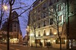Hotel B Square (Rue des Batignolles No:11, 17e Arrondissement), otel  Paris'ten