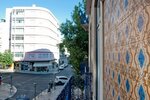 Her Majesty at Liverdade Avenue 1e (Rua da Sociedade Farmacêutica No:27), otel  Lizbon'dan