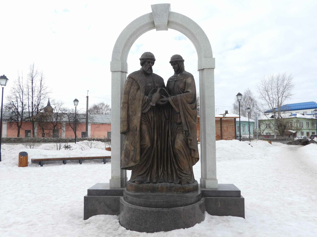 Anıt, heykel Пётр и Феврония Муромские, Kungur, foto