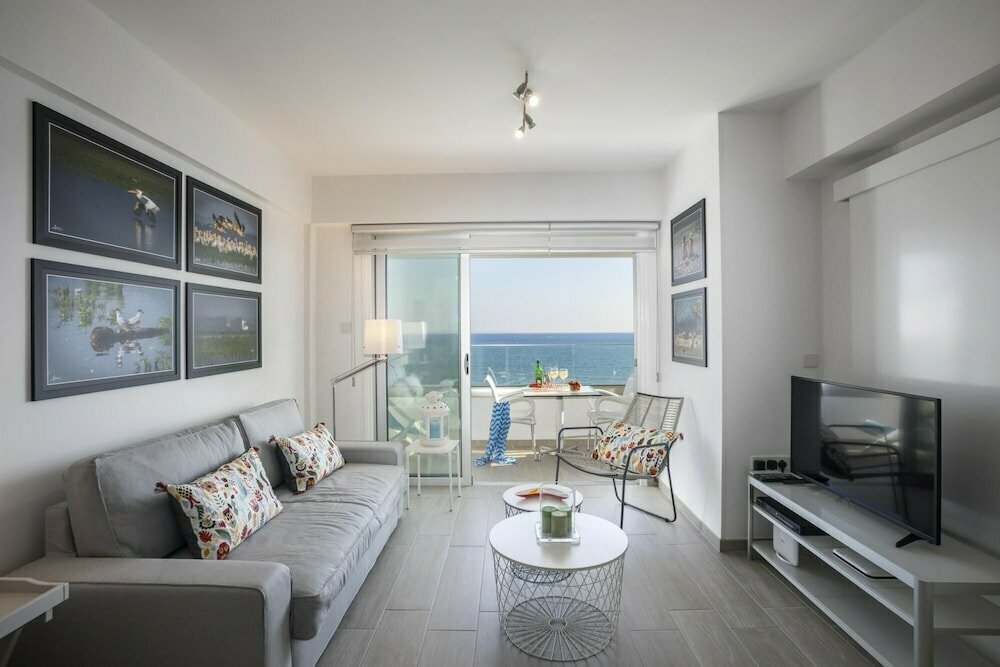 Otel Mackenzie Zoe Seafront Suite, Larnaka, foto