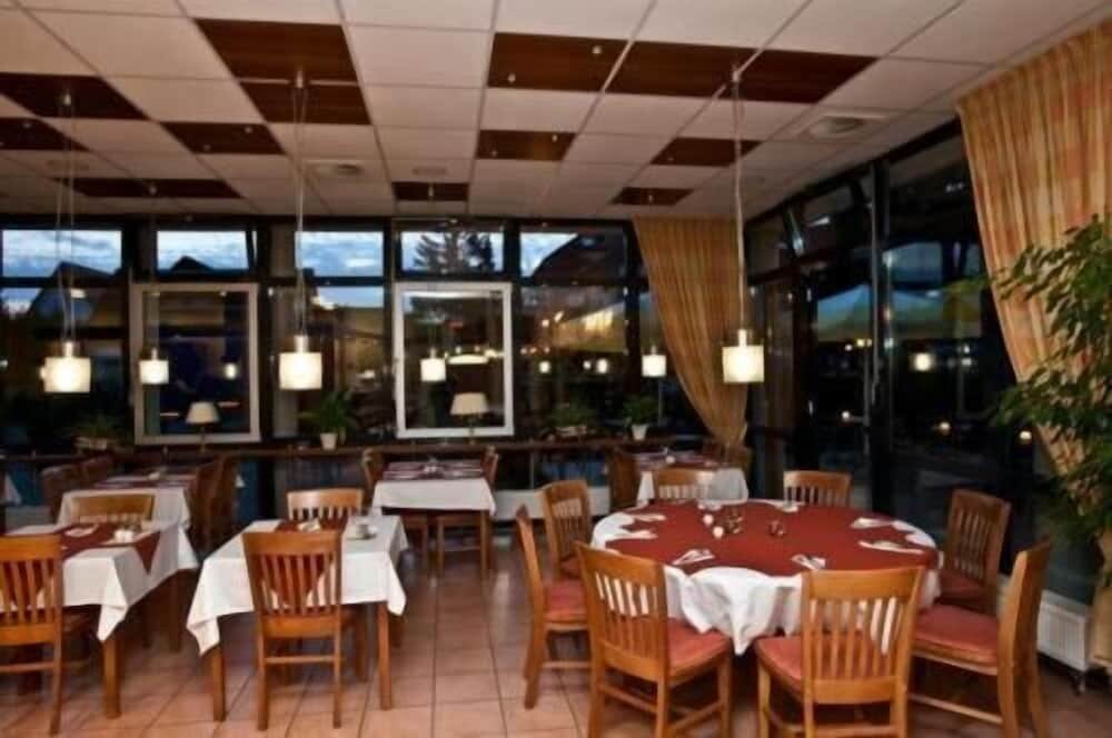 Otel Hotel Manu, Paderborn, foto