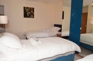 Cotswolds Valleys Accommodation-Stony Hs (England, Gloucestershire County, Bath Road), otel
