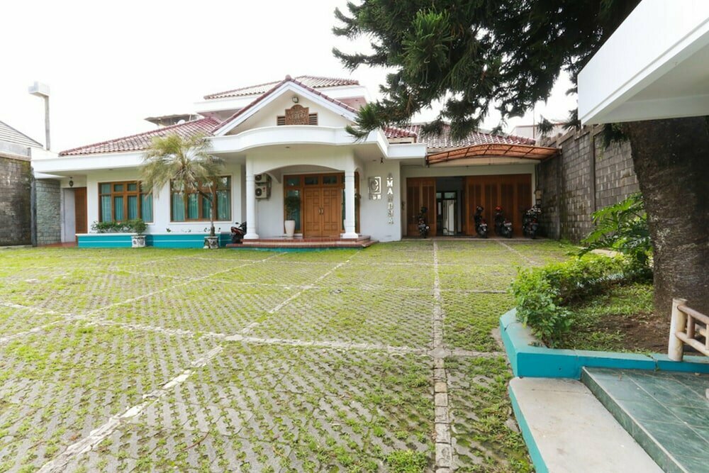 Otel RedDoorz Syariah near Alun Alun Magelang, Magelang, foto
