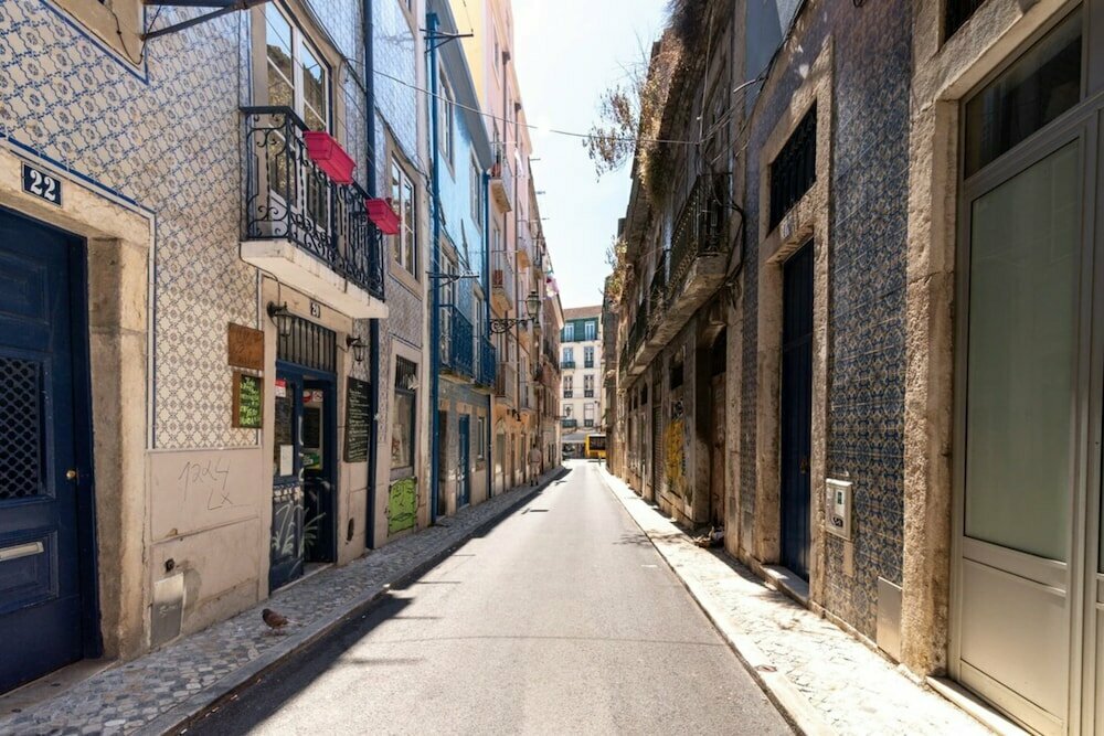 Otel New Apartment With Easy Access in Traditional Area of Lisbon, Lizbon, foto