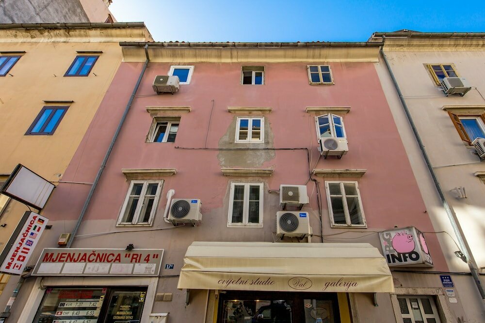 Otel Apartments Small Sweet & Cosy, Rijeka, foto