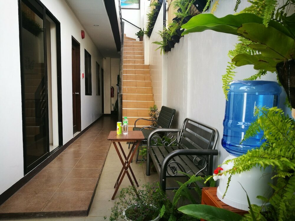 Otel Lighthouse Apartment and Guest Inn, Puerto Princess, foto