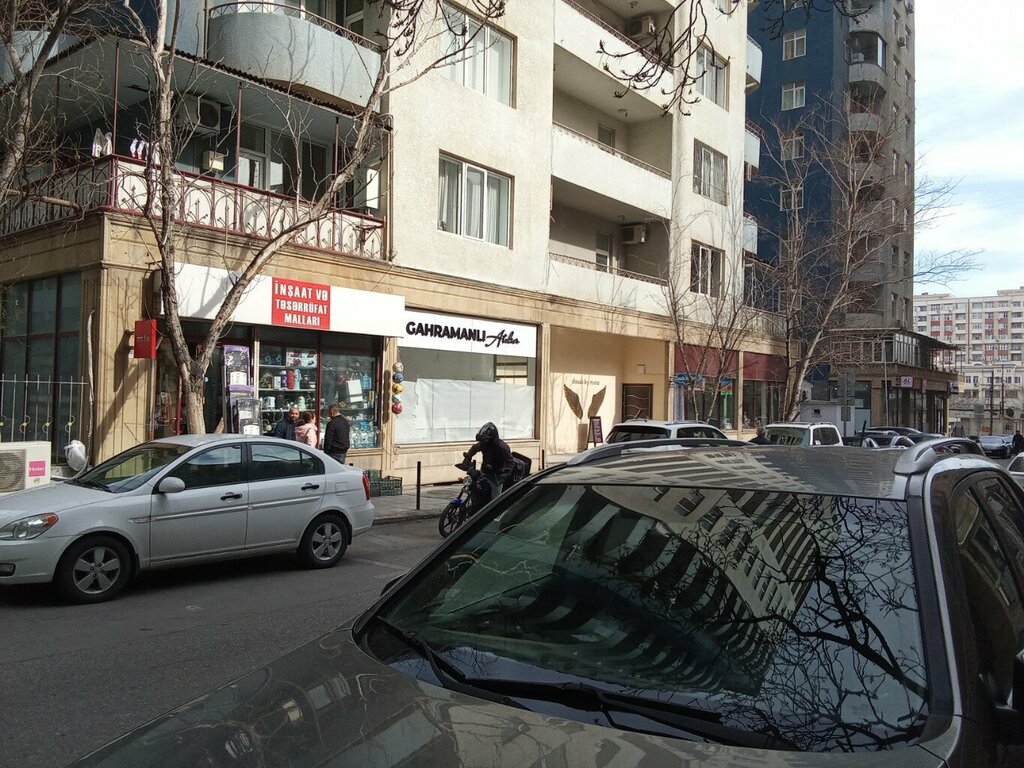 Yapı mağazası Inşaat və Təsərrüfat Malları, Bakü, foto