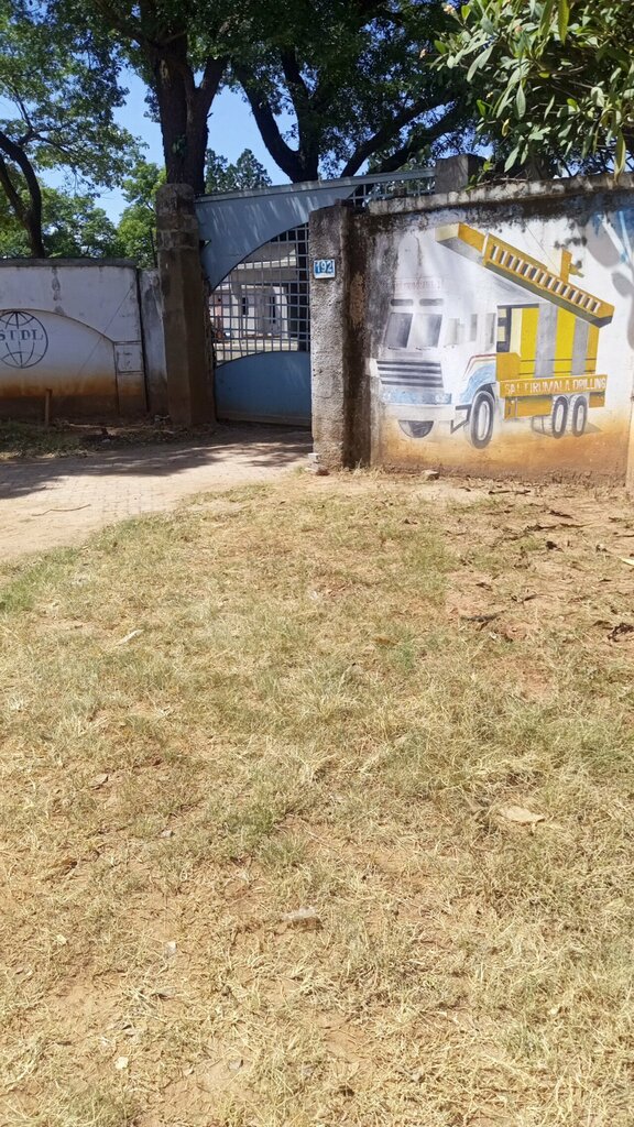 Kamu hizmet şirketi Sai Tirumala Drilling, Lusaka, foto