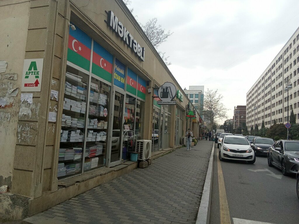Kırtasiyeler Məktəbli, Bakü, foto