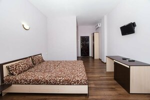 Iskander (улица Науки No:6Б, посёлок городского типа Курортное), otel  Kırım Cumhuriyeti'nden
