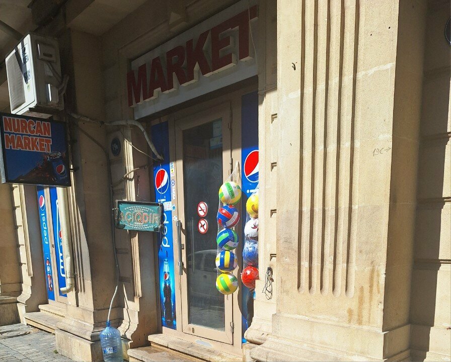 Süpermarket Nurjan Market, Bakü, foto