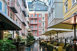 Mezzanine (Italyanskaya Street No:7), kafe  Saint‑Petersburg'dan